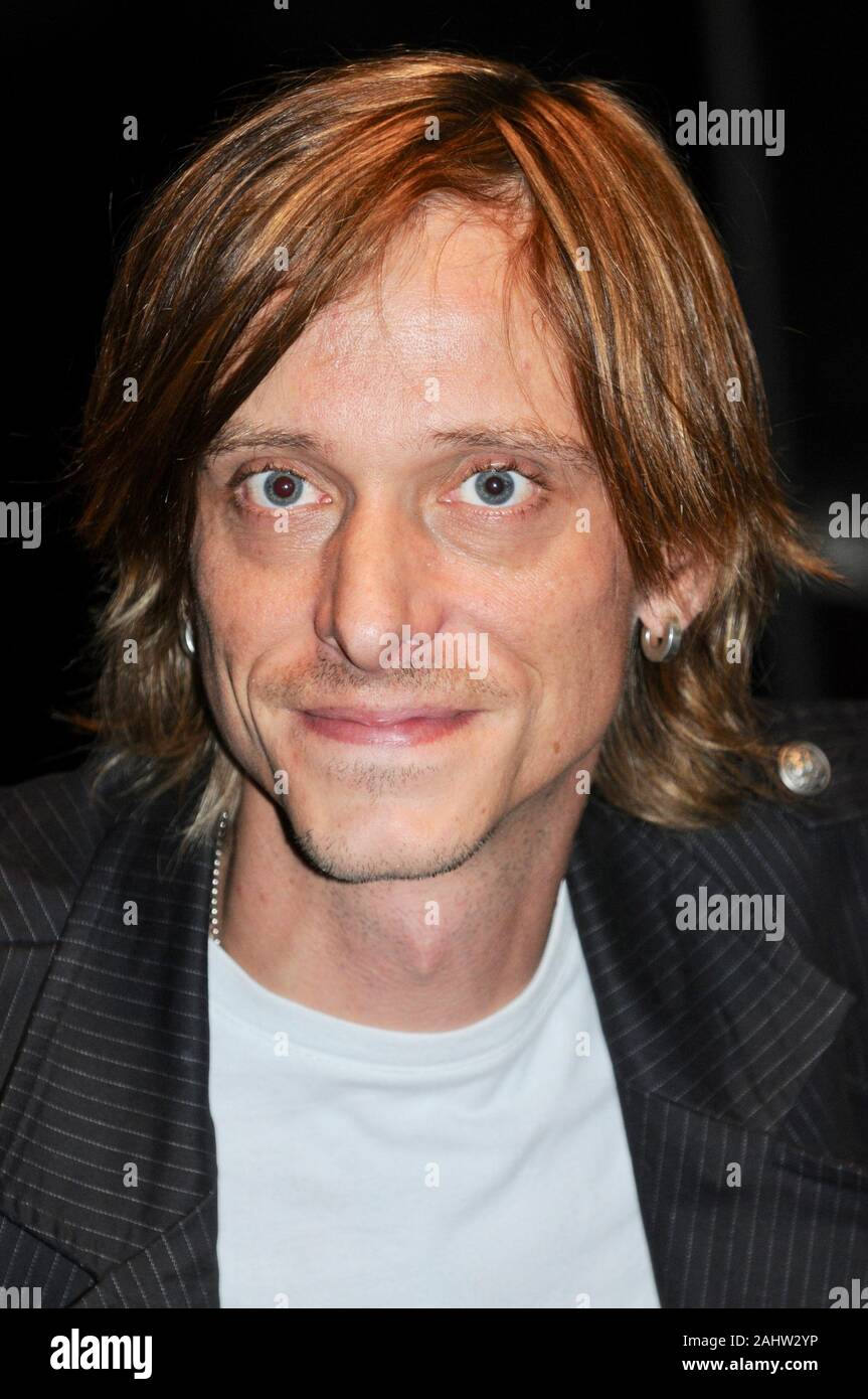 Mackenzie crook hi-res stock photography and images - Alamy