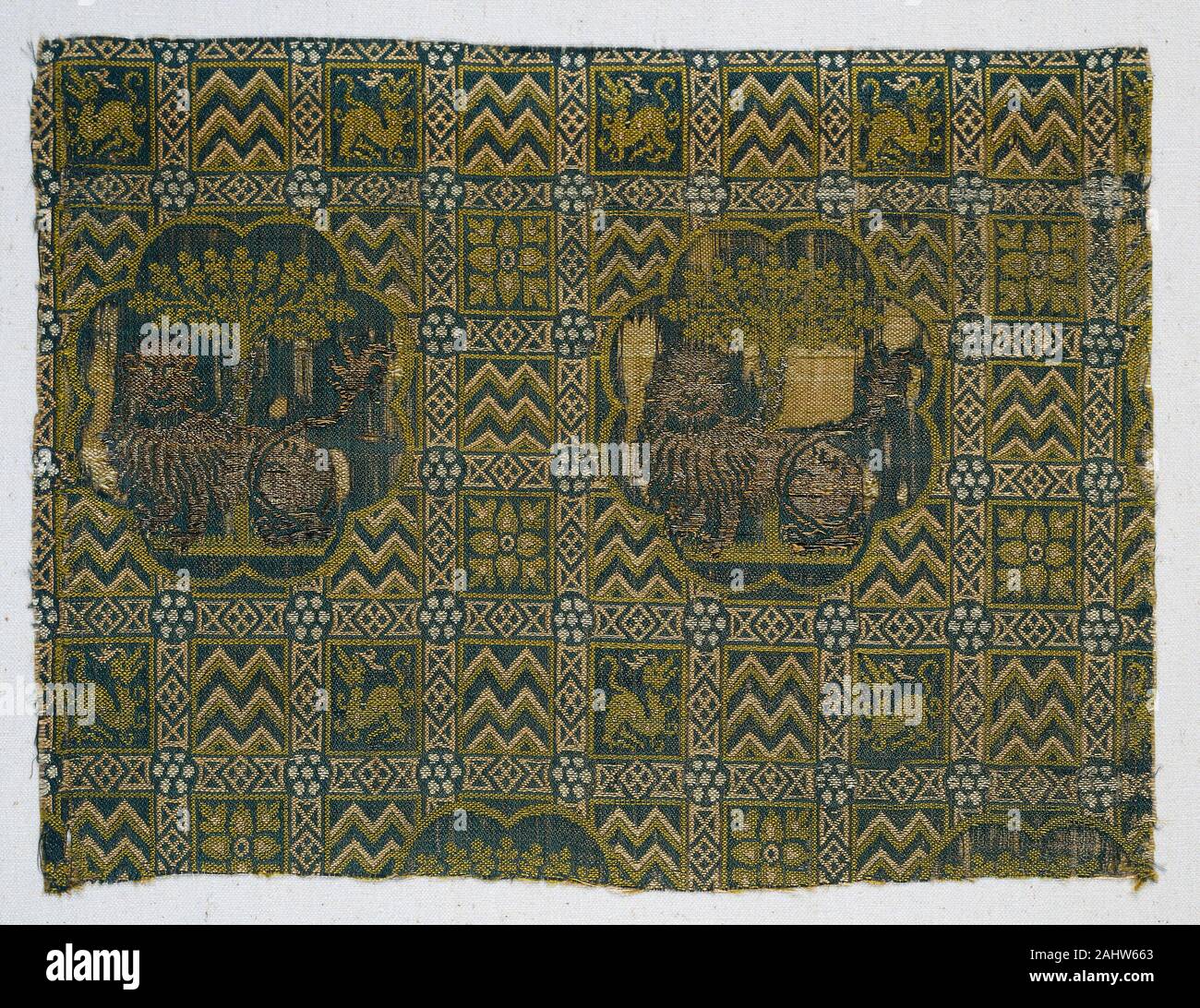 Warp float faced warp chevron twill weave hi-res stock photography and ...