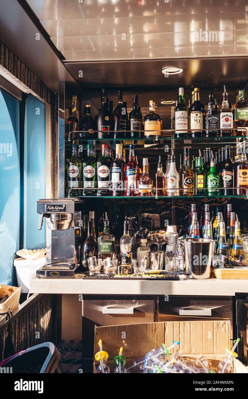 Bottles of alcoholic beverages hi-res stock photography and images - Alamy