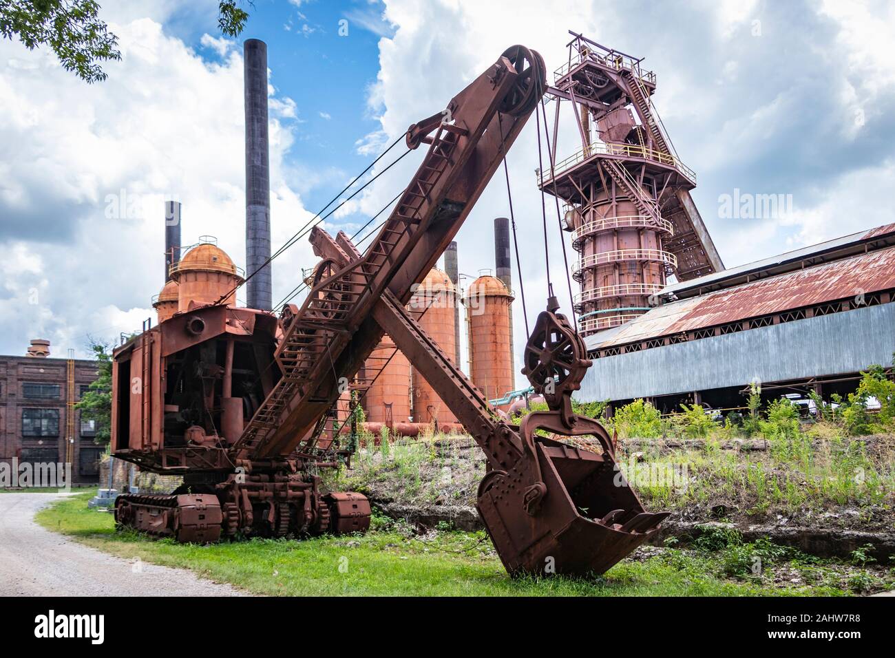 Rusty digger bucket hi-res stock photography and images - Alamy