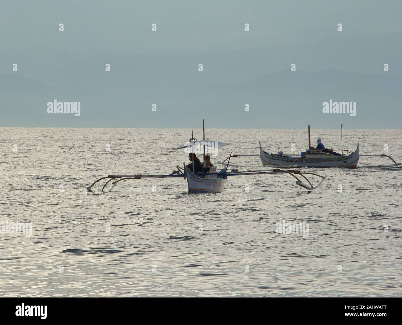 Artisanal yellowfin tuna handline fishing in the waters of Mindoro ...
