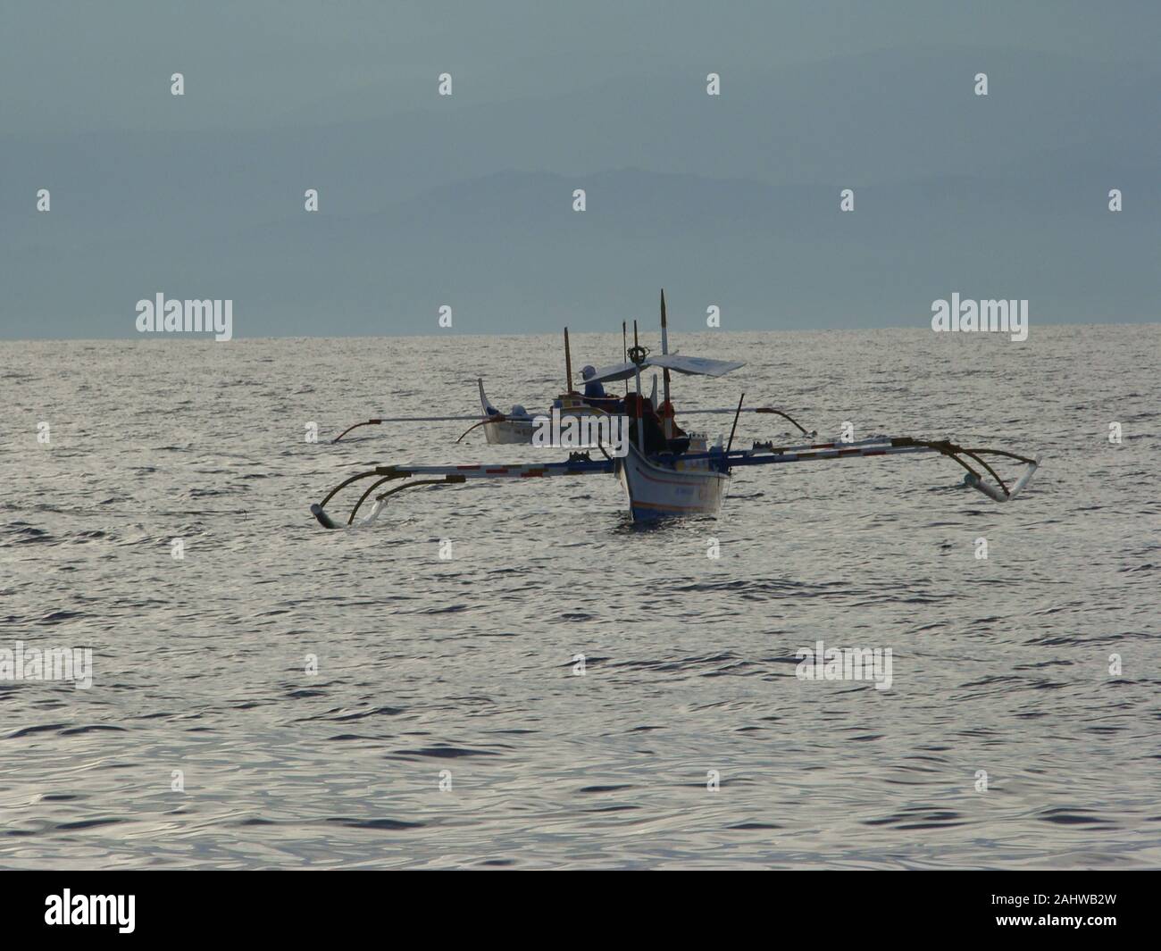 Artisanal yellowfin tuna handline fishing in the waters of Mindoro ...