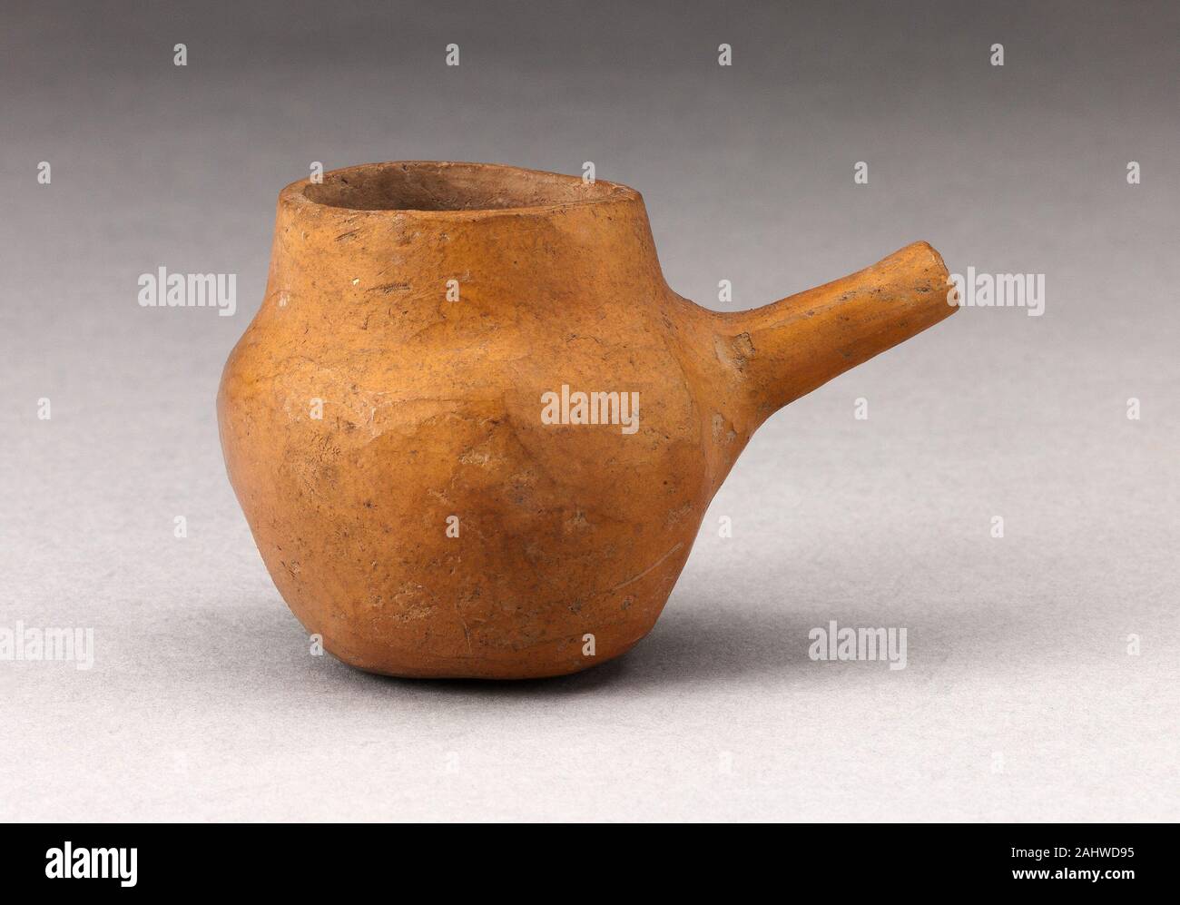 Nieveria. Miniature Cup with Side Spout. 500 AD–800 AD. Nievería ...