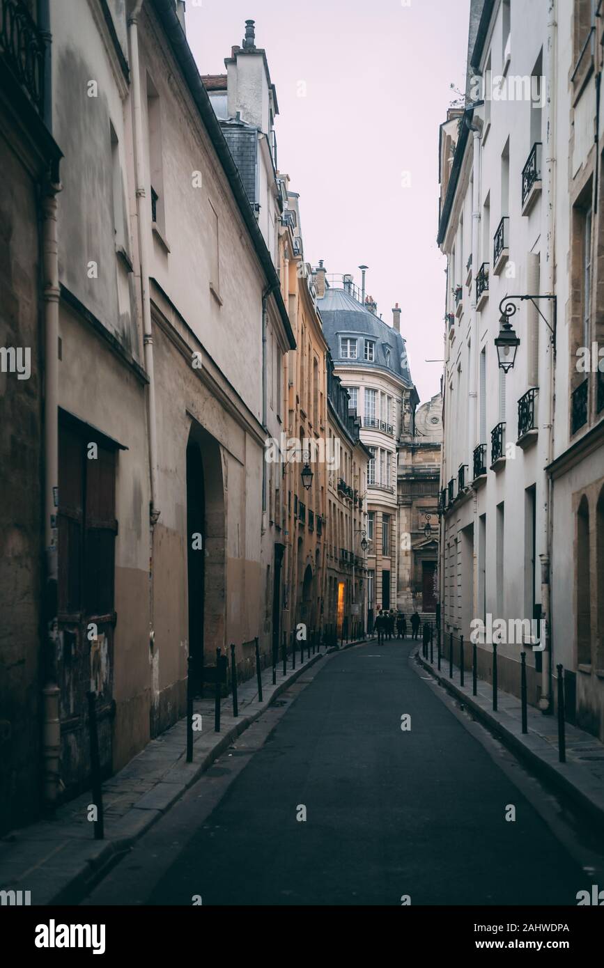 A narrow street in Marais, Paris, France Stock Photo - Alamy