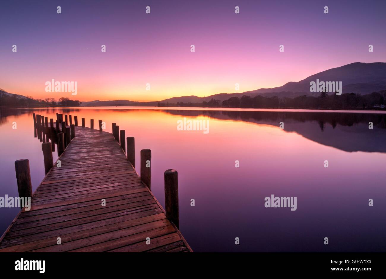Deep water jetty hi-res stock photography and images - Alamy