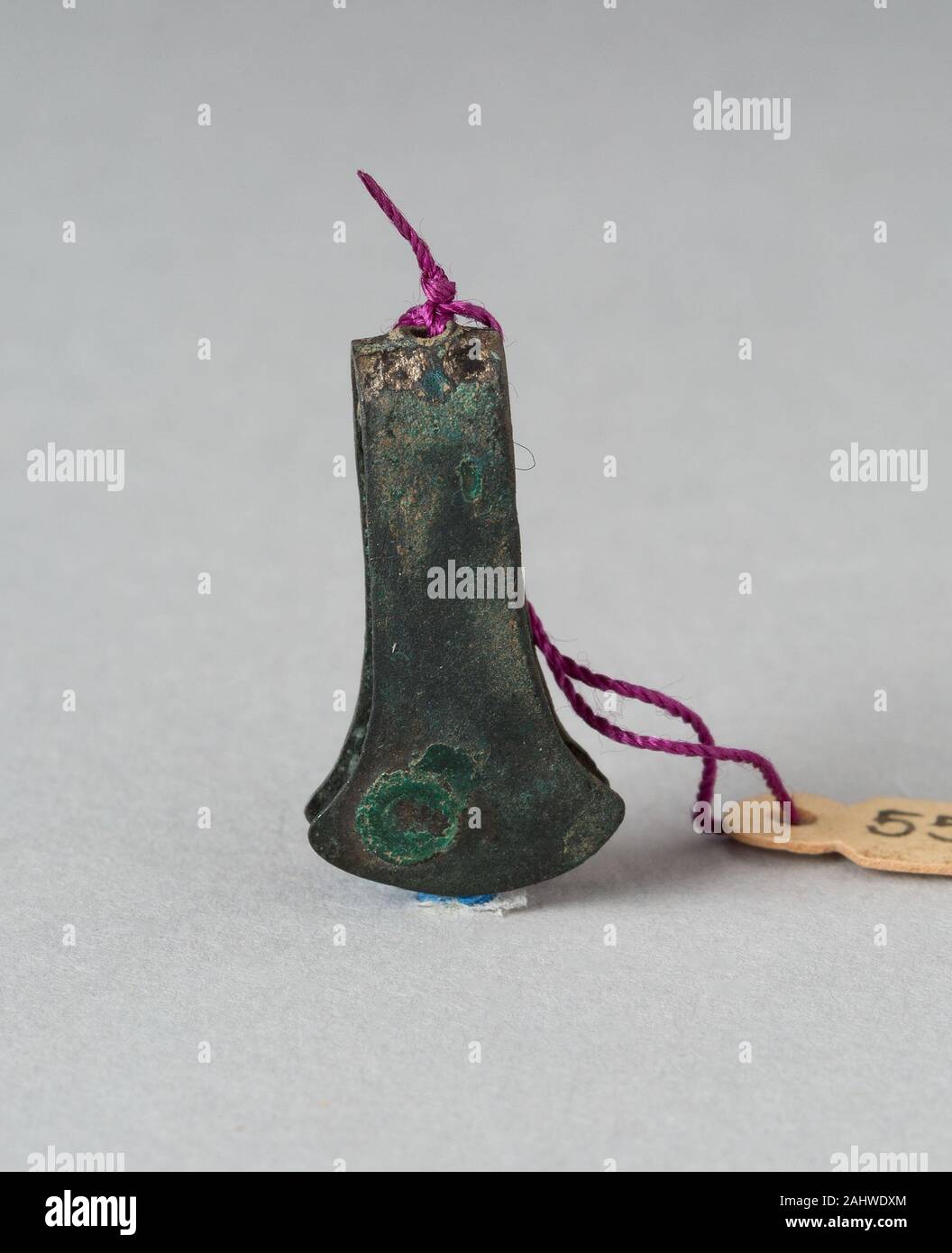 Copper tweezers hi-res stock photography and images - Alamy