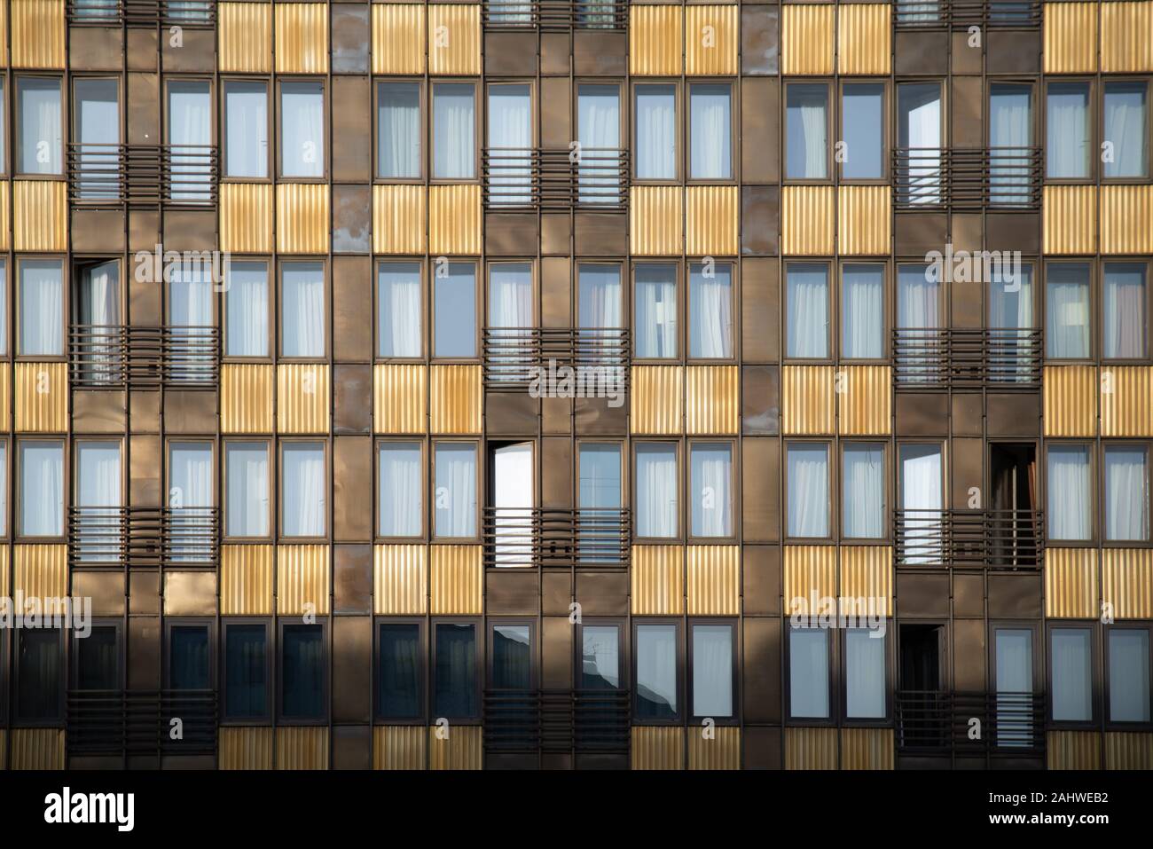 design pattern building windows Stock Photo - Alamy