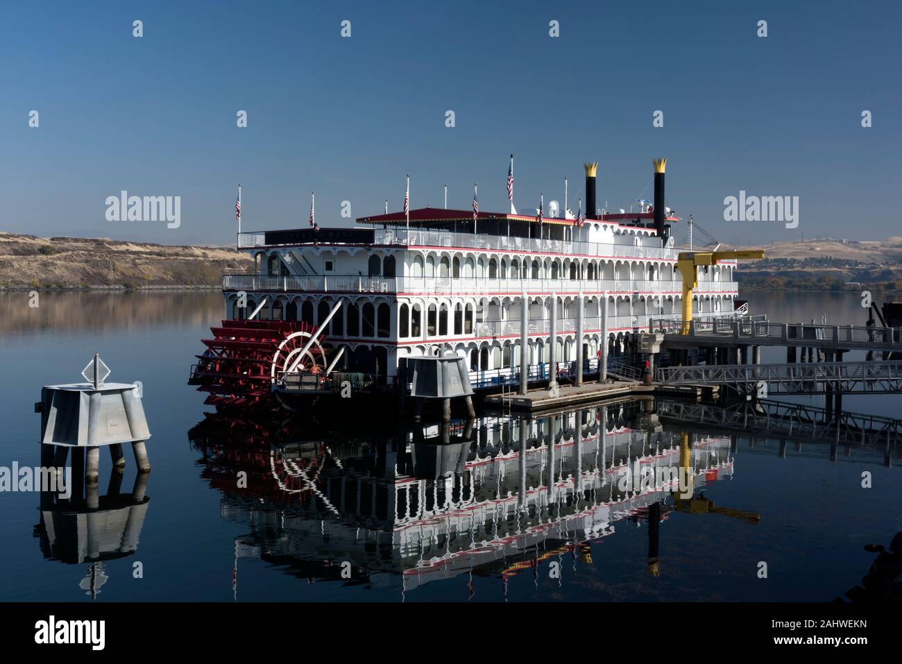 Sternwheeler hi-res stock photography and images - Alamy