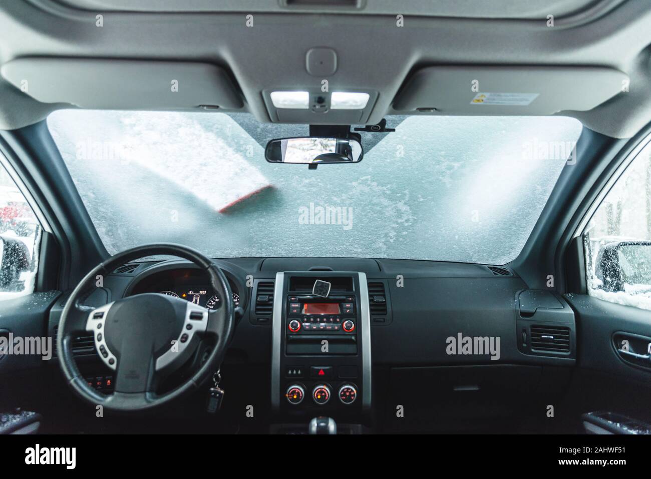 Inside car snowing hi-res stock photography and images - Alamy