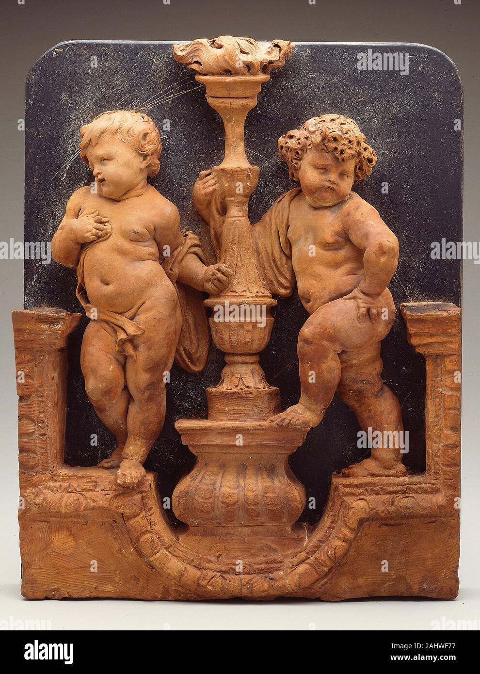 Two putti supporting hi-res stock photography and images - Alamy