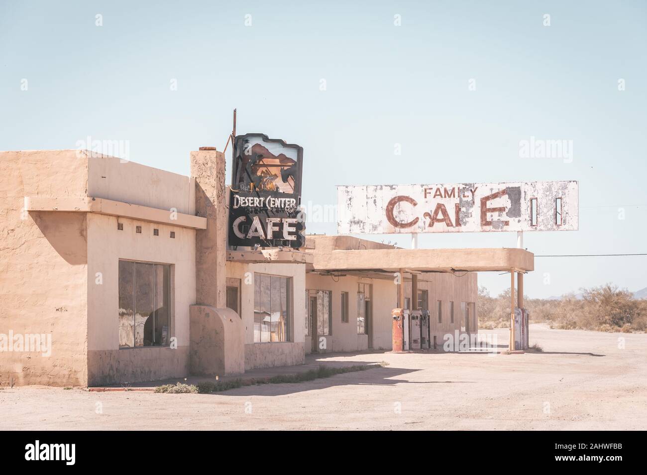 Gas station in desert hi-res stock photography and images - Alamy