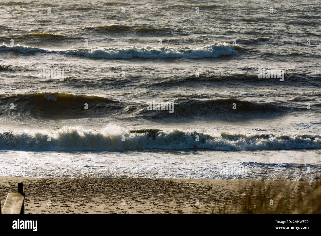 Strand; Meer; Wellen, Dünung, Wenningstedt; Sylt, Schleswig-Holstein ...