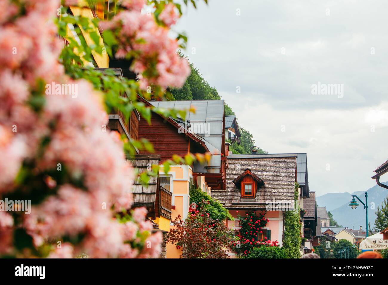 hallstatt street view with beautiful comfy building Stock Photo - Alamy