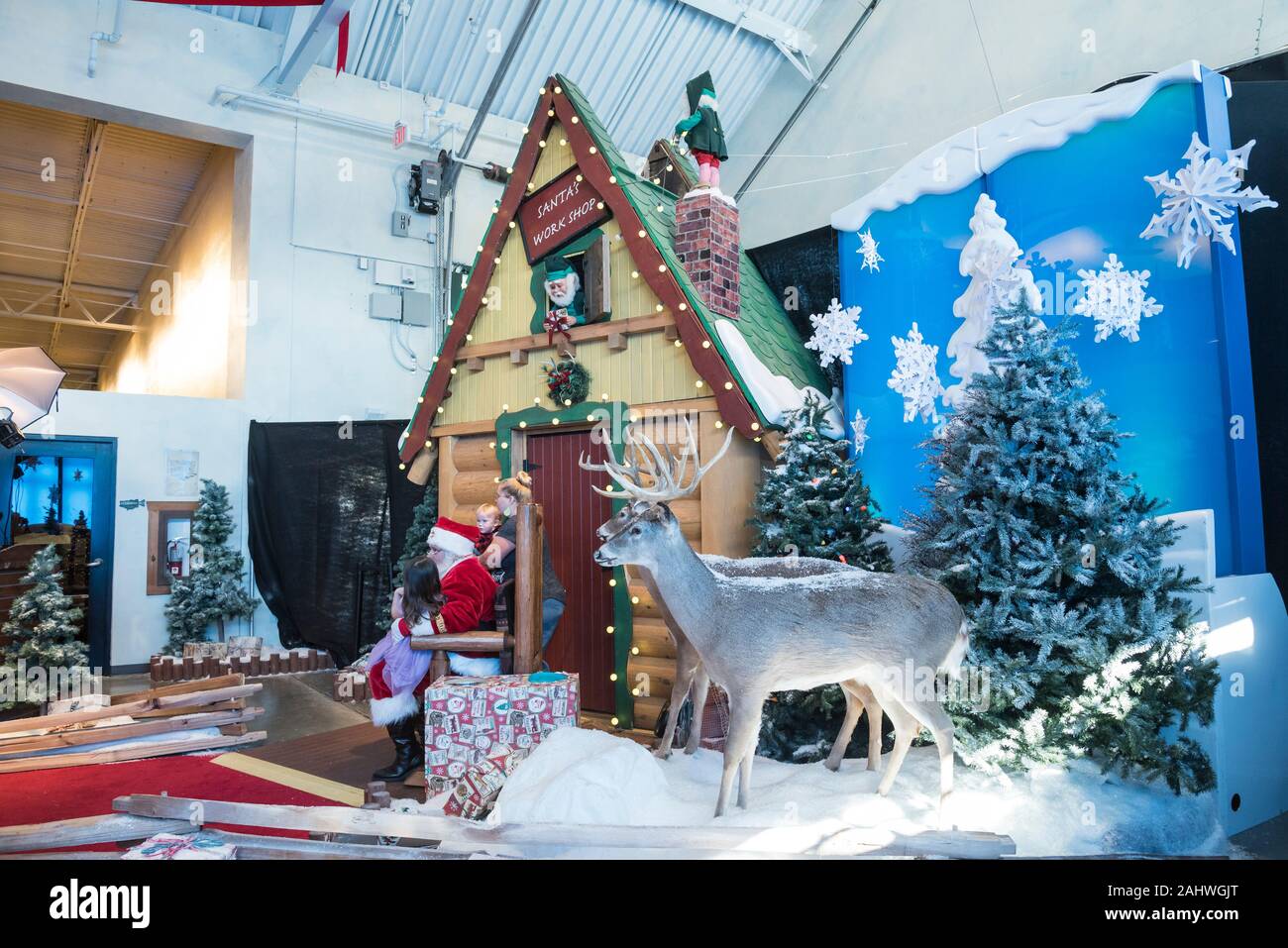Santas workshop hi-res stock photography and images - Alamy