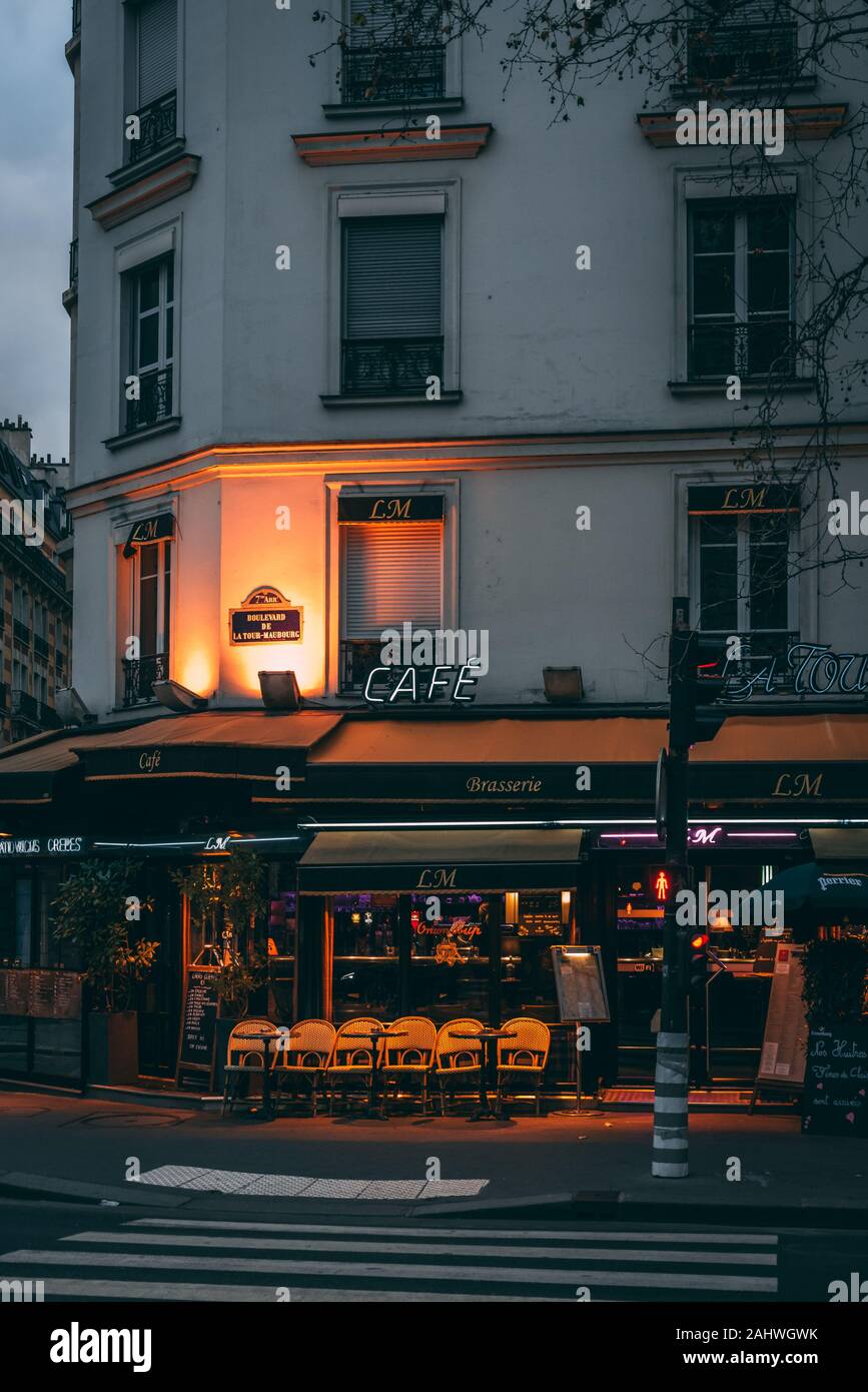 Neon cafe hi-res stock photography and images - Alamy