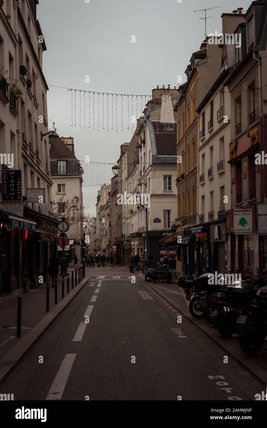 A street scene in Paris, France Stock Photo - Alamy