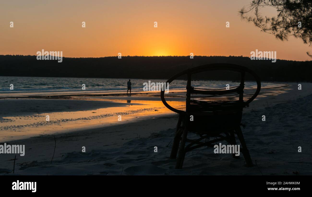 4k sunset on beach ocean hi-res stock photography and images - Alamy