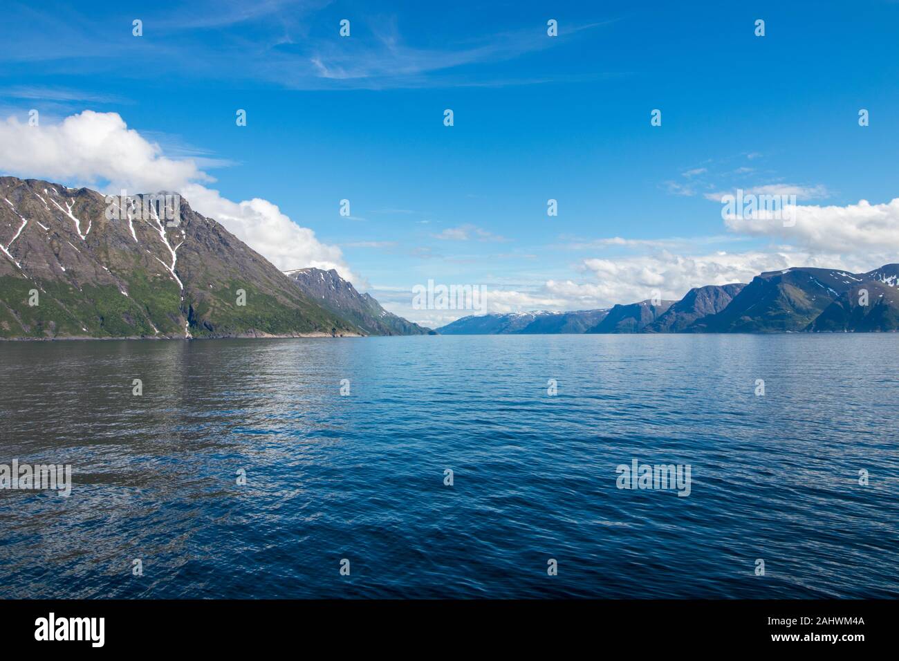 Beautiful coastal landscape outside the village of Oksfjord in Loppa ...