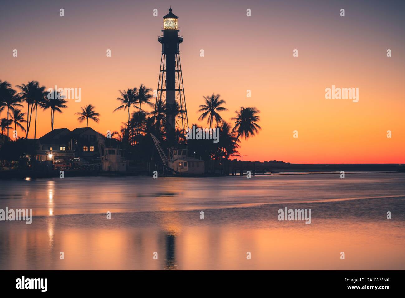 Hillsboro Inlet Lighthouse at sunrise. Hillsboro Beach, Florida, USA Stock Photo - Alamy