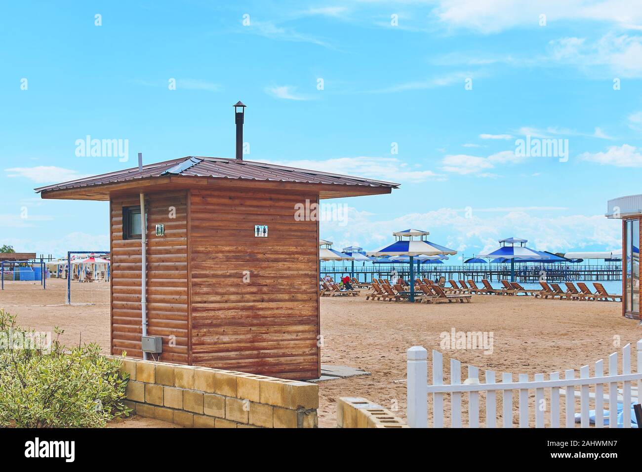 Beach toilet hi-res stock photography and images - Alamy