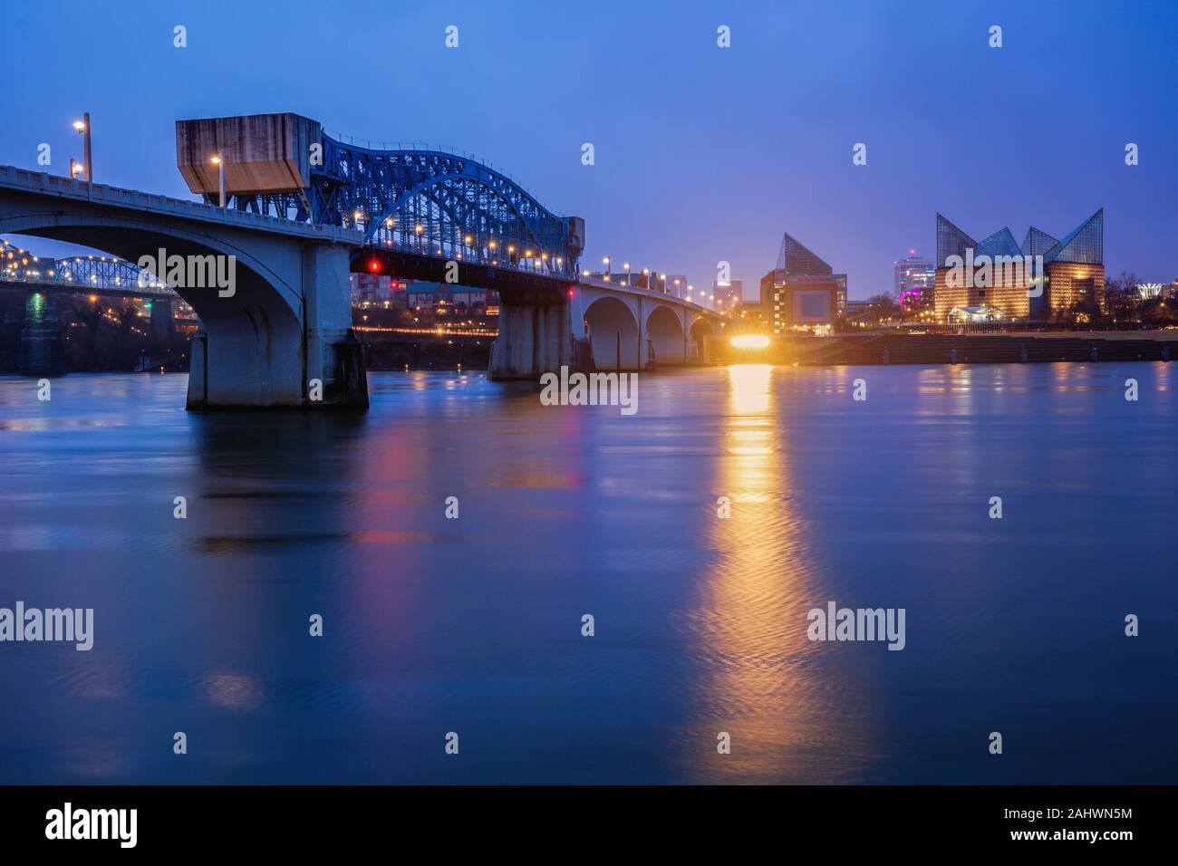 Chattanooga tennessee usa downtown cityscape hi-res stock photography ...