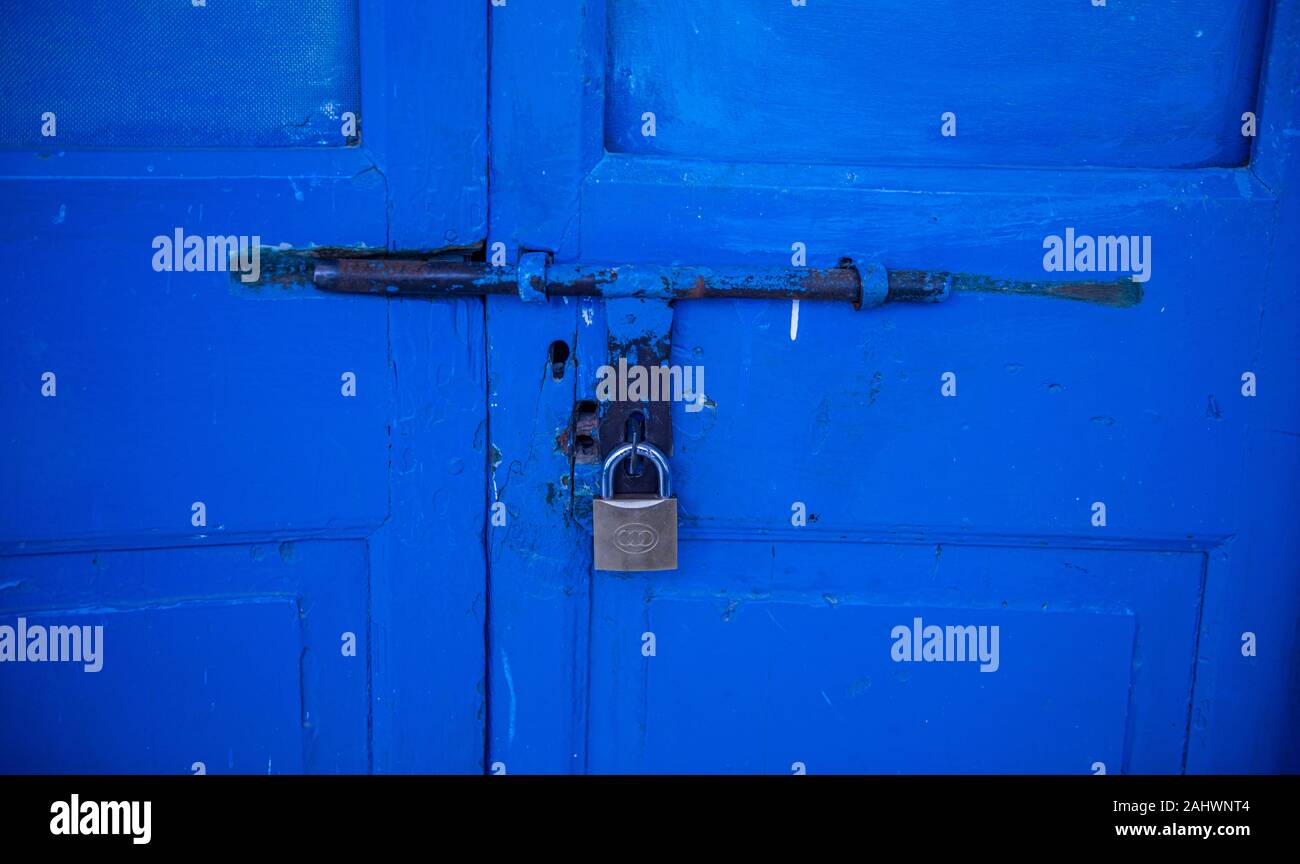 Hospital front gate hi-res stock photography and images - Alamy