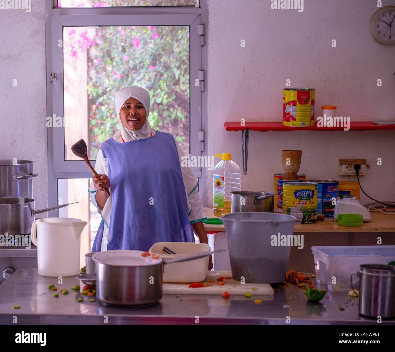 Hospital kitchen hi-res stock photography and images - Alamy