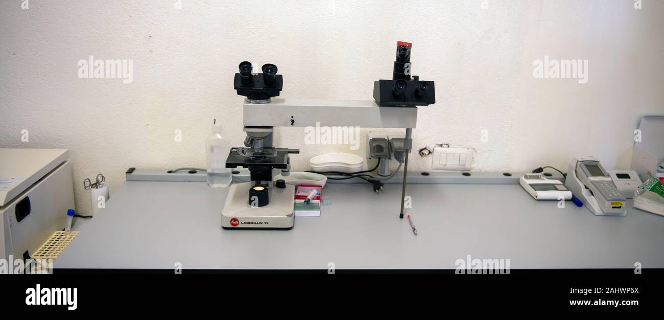 Microbiology bench hi-res stock photography and images - Alamy
