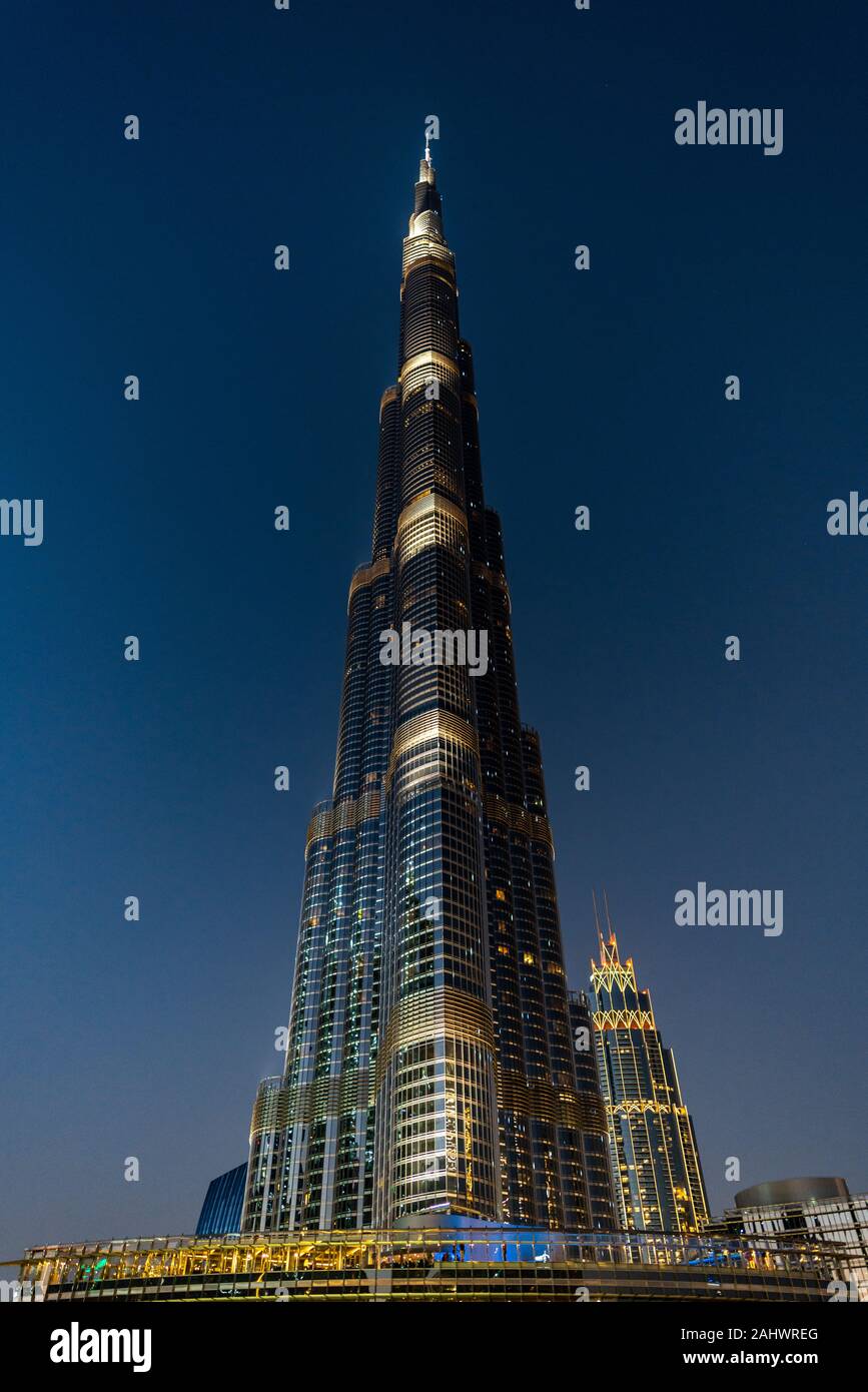 Downtown Dubai landmarks and tourist attractions - The Dubai Mall and ...