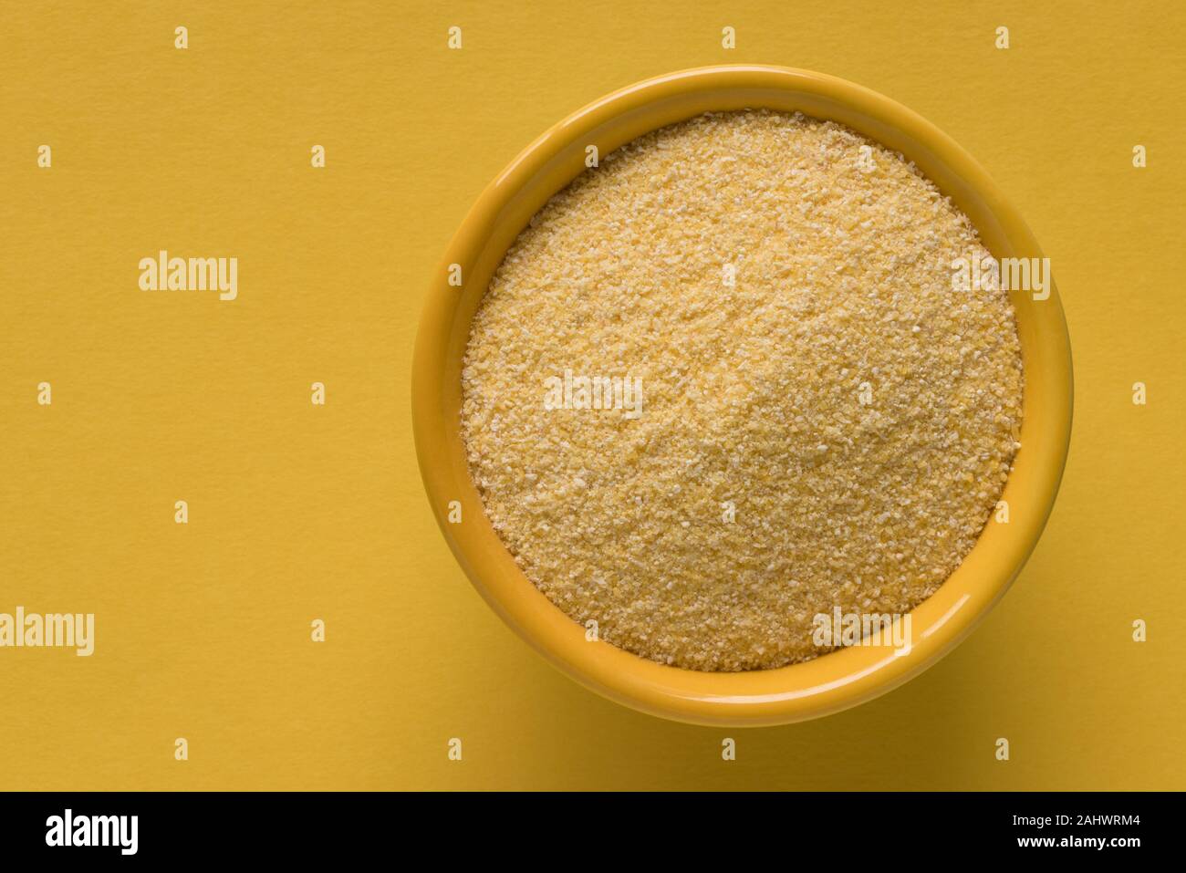 Yellow corn meal hi-res stock photography and images - Alamy