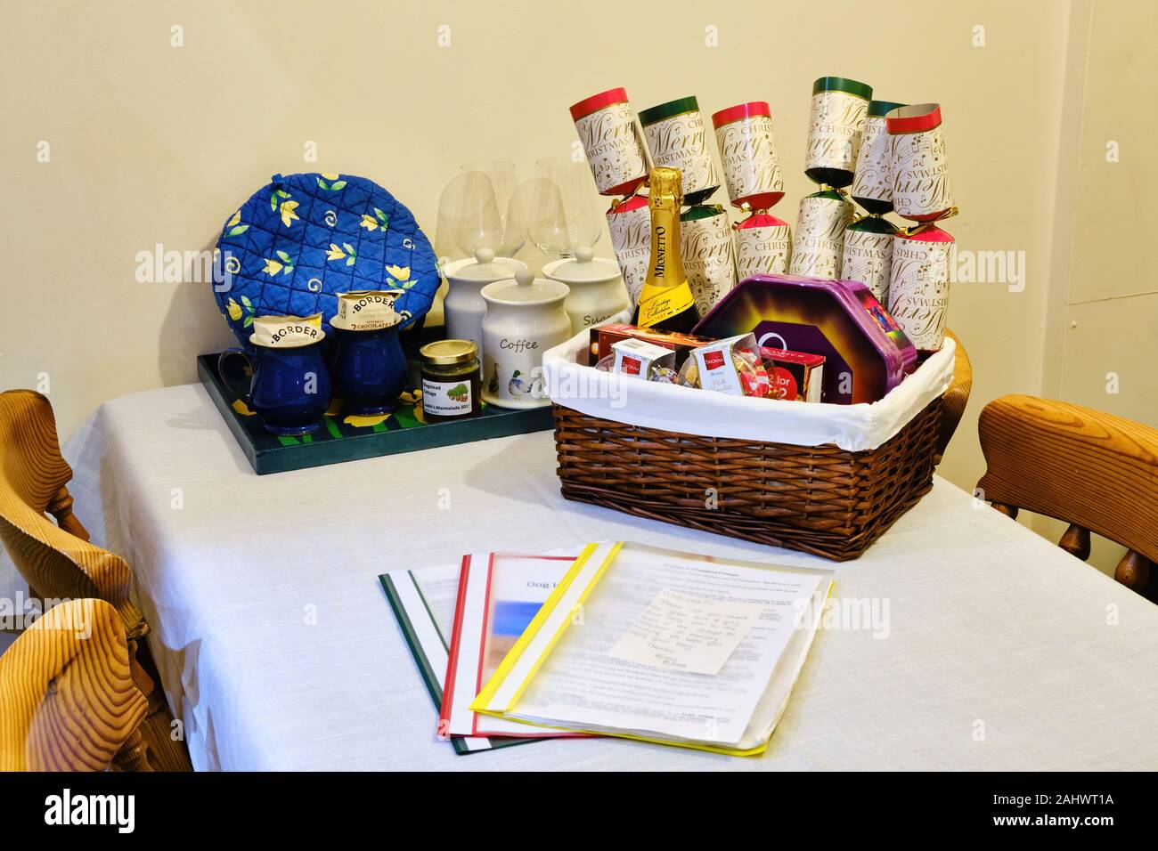 Welcome pack hi-res stock photography and images - Alamy