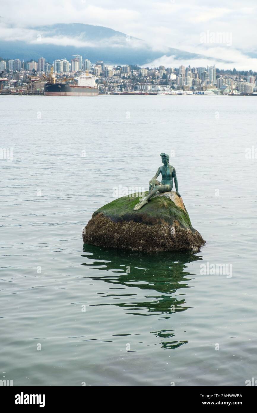 Girl in wet suit statue hi-res stock photography and images - Alamy