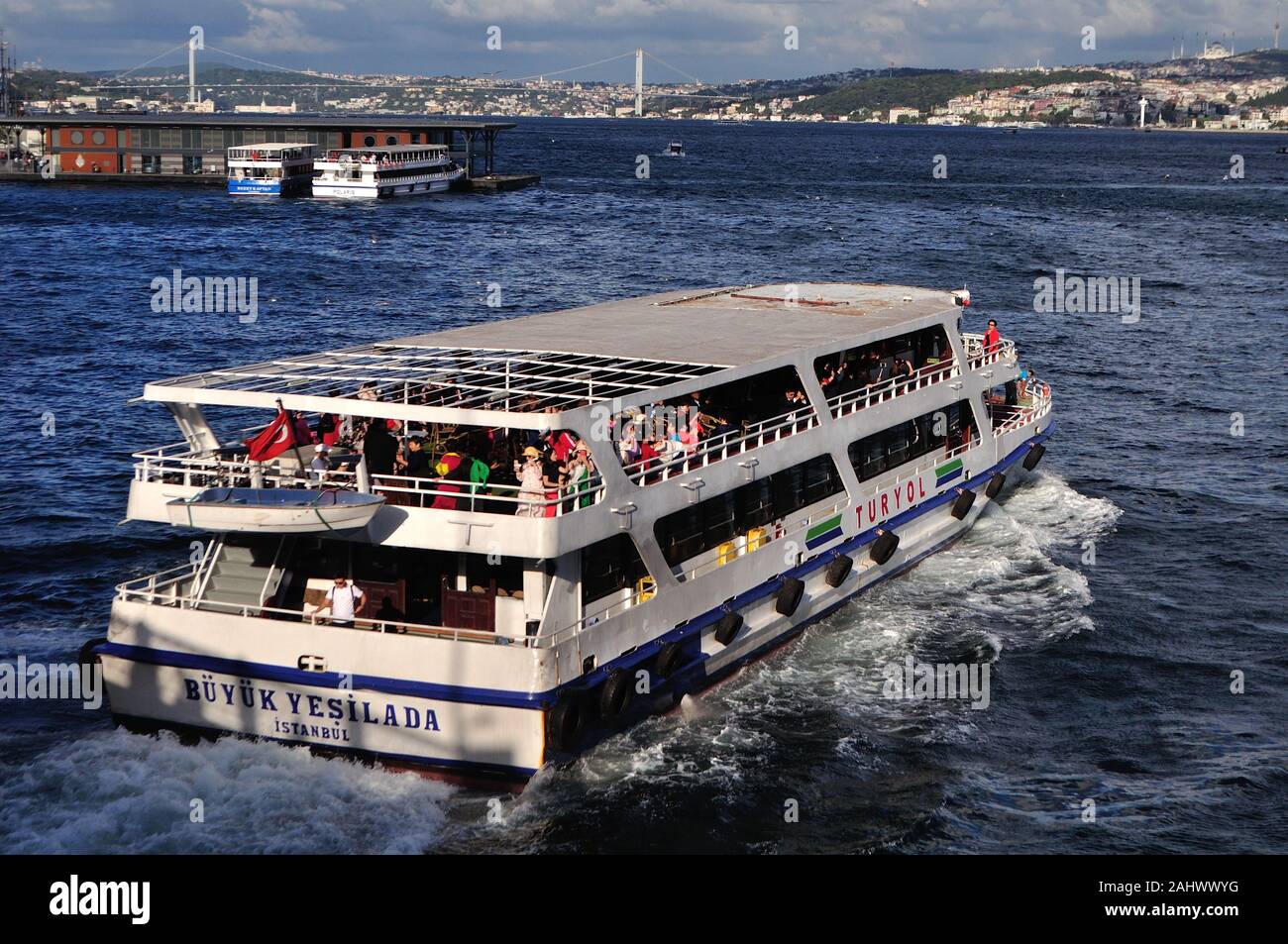 Ferry - Port in ISTAMBUL - Bosphorus Strait - TURKEY Stock Photo - Alamy