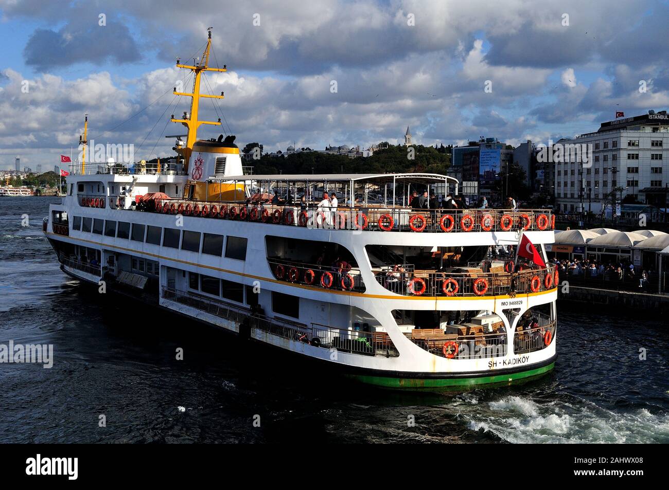 Ferry estambul hi-res stock photography and images - Alamy