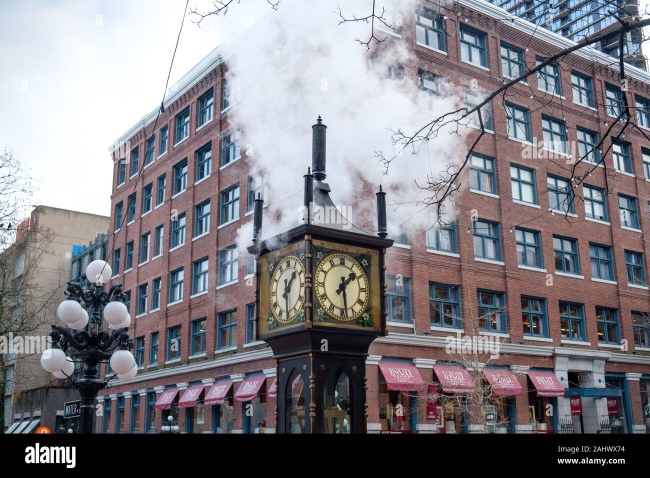 The gastown steam clock hi-res stock photography and images - Alamy