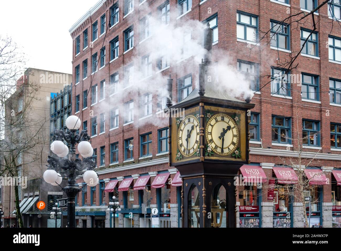 Gas town steam clock hi-res stock photography and images - Alamy
