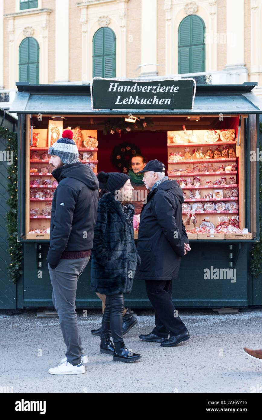 Lebkuchen stall at the Schönbrunn Palace Christmas Market, Vienna ...