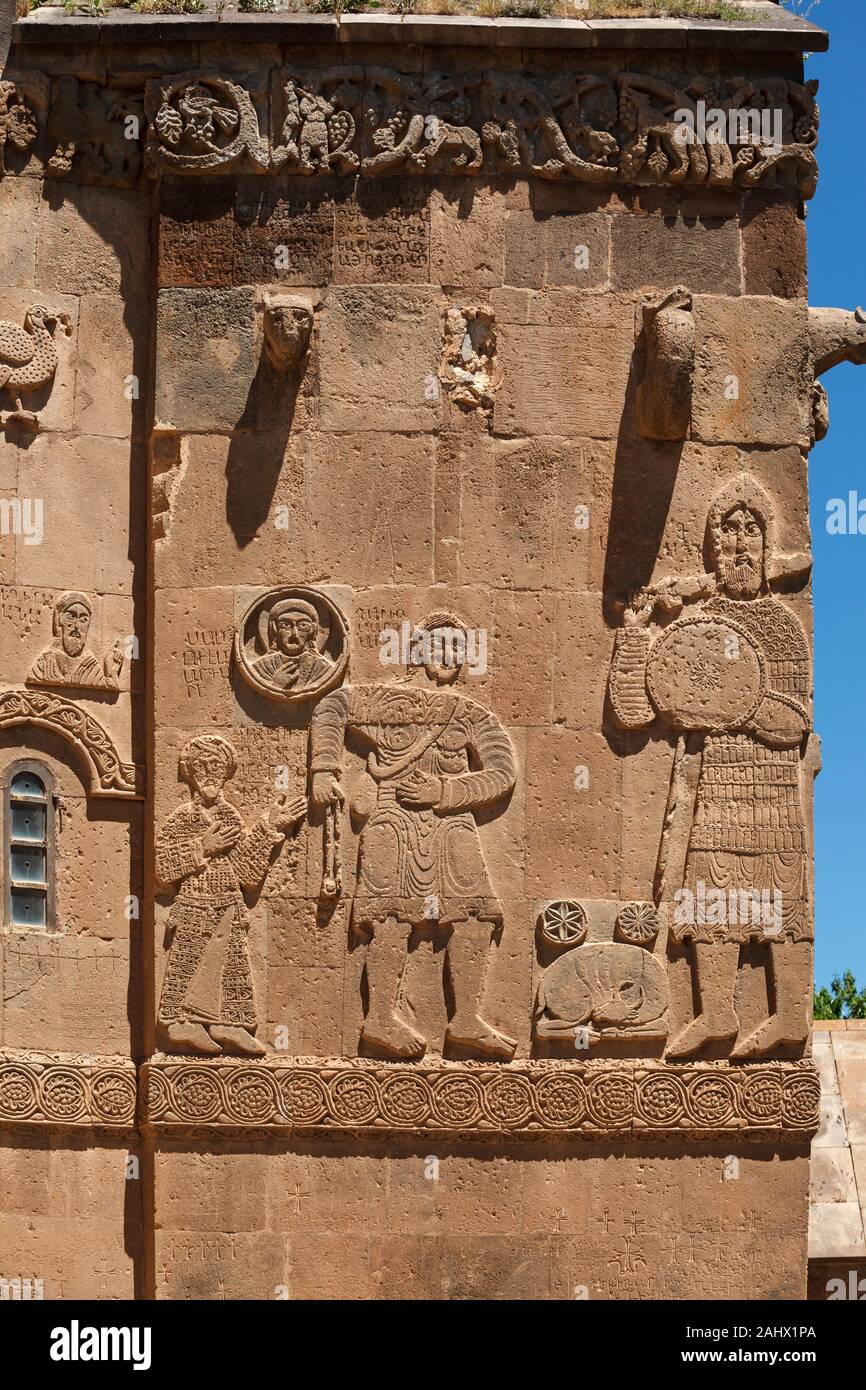 Reliefs at the Akdamar church Stock Photo - Alamy