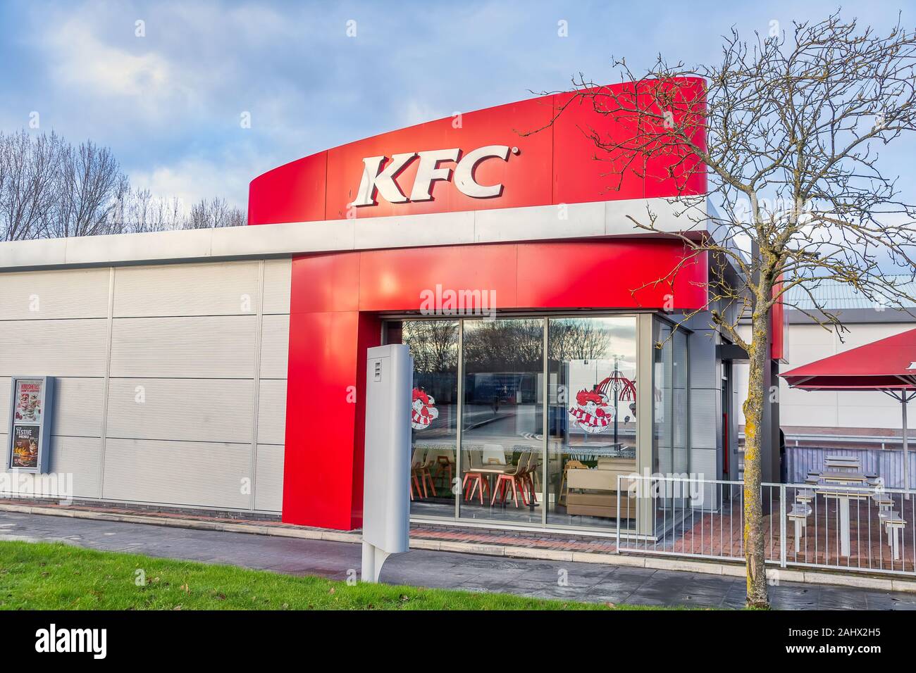 Kfc store front hi-res stock photography and images - Alamy