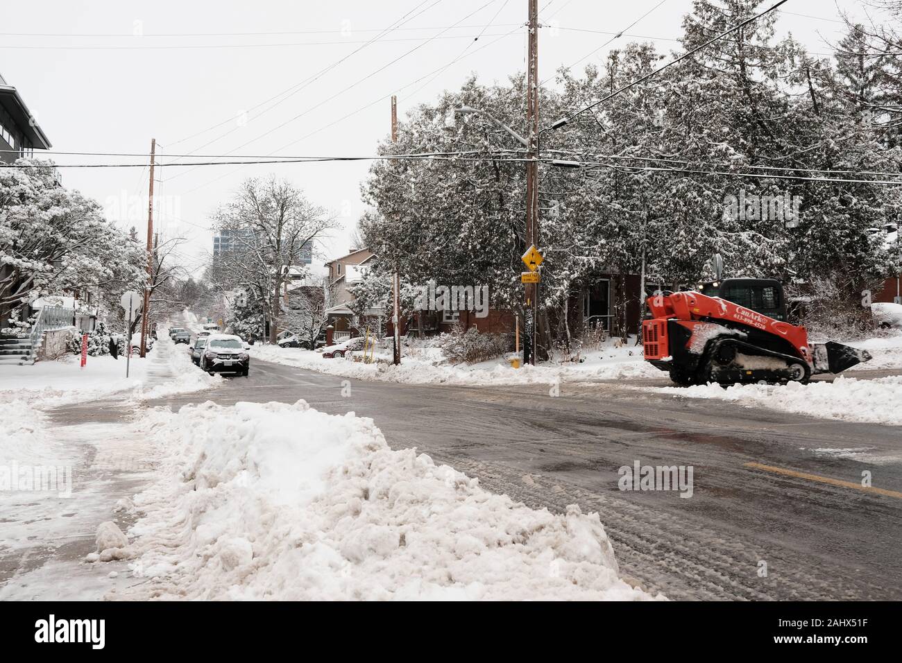 Tracked snow vehicle hi-res stock photography and images - Alamy
