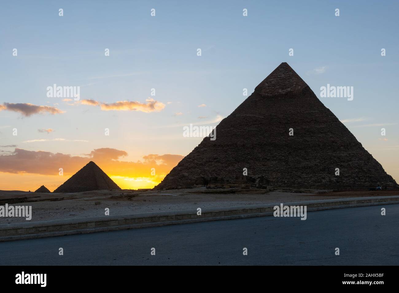 Cairo pyramid hi-res stock photography and images - Alamy