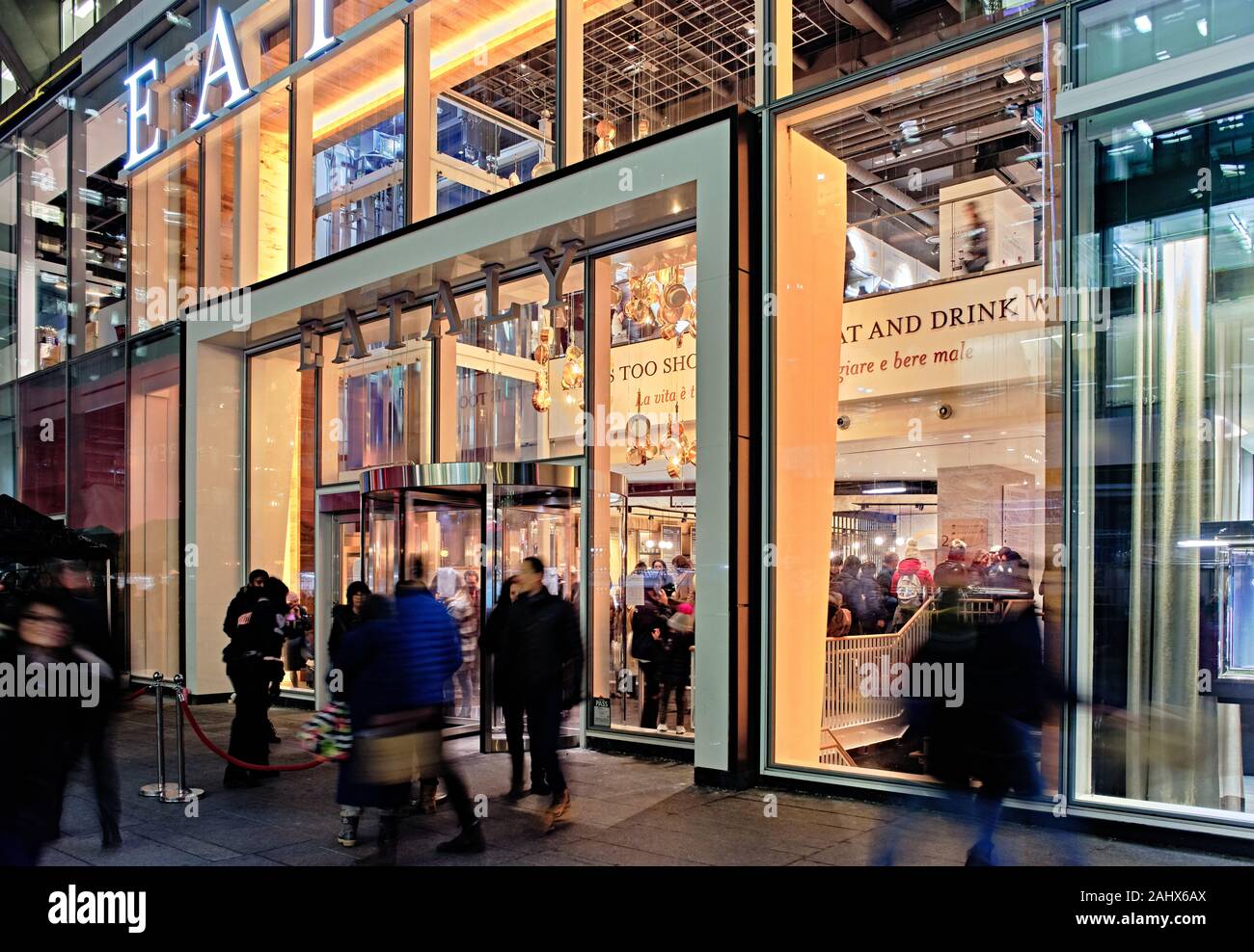 Eataly food concept hi-res stock photography and images - Alamy