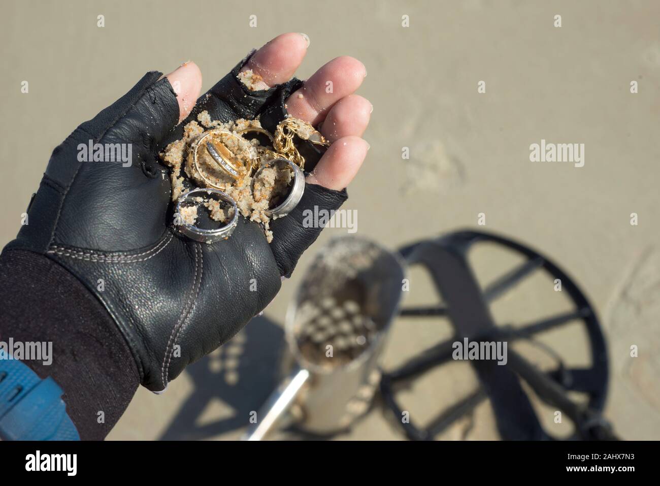 Treasure hunt on beach hi-res stock photography and images - Alamy