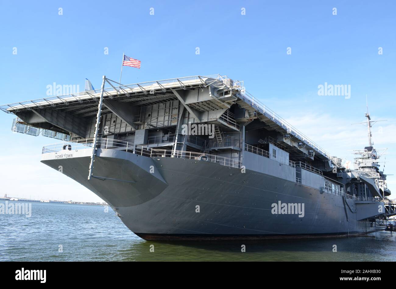 Uss yorktown hi-res stock photography and images - Alamy