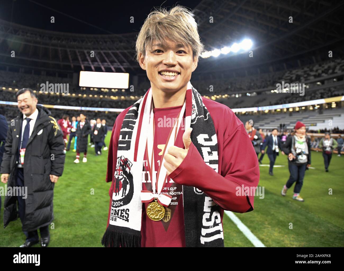 Tokyo, Japan. 1st Jan, 2020. Vissel's Kobe player Fujimoto Nariaki ...