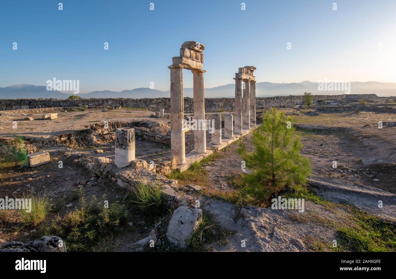 Hierapolis pamukkale archaeology museum hi-res stock photography and images - Alamy