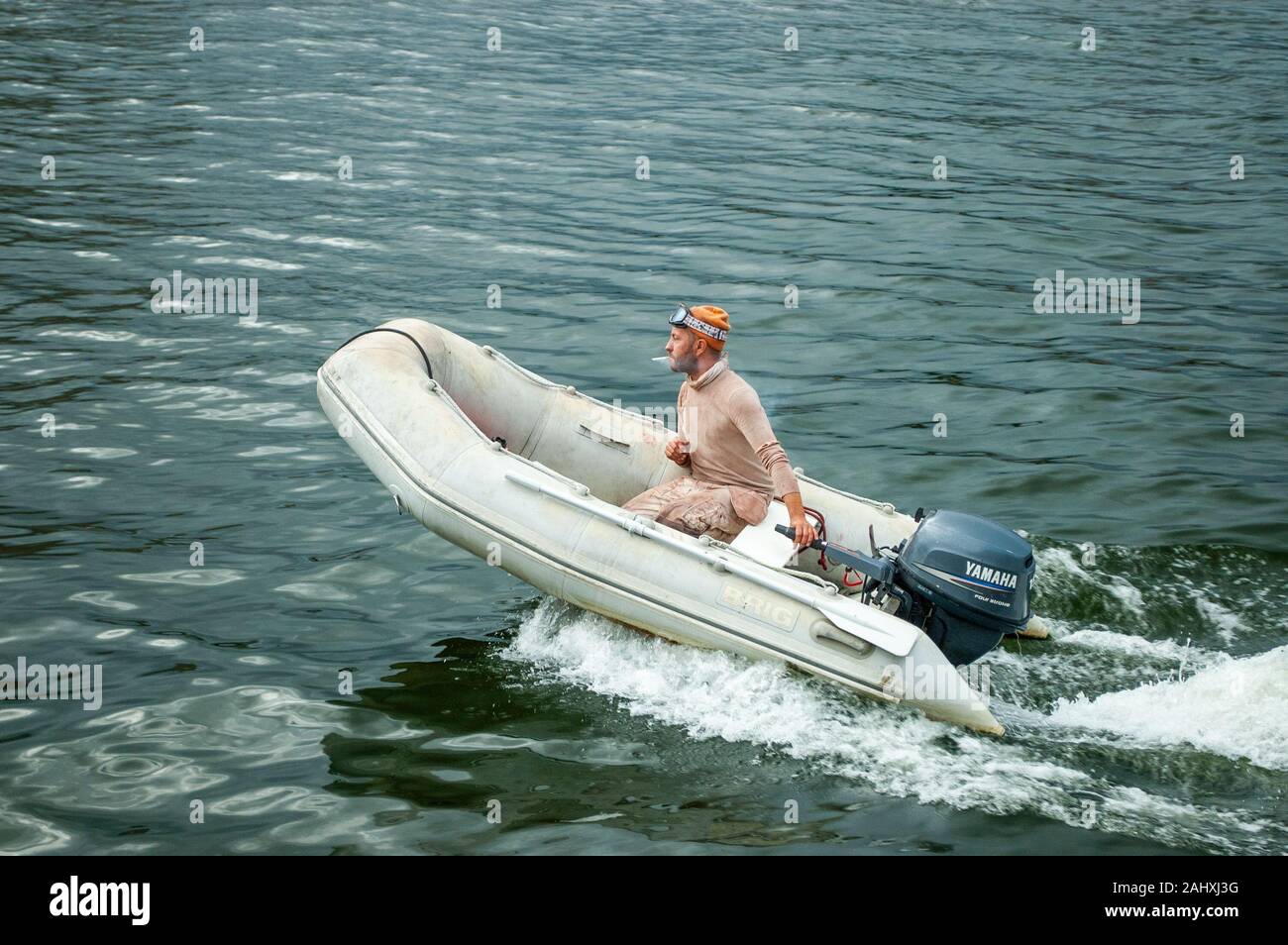 Rubber raft hi-res stock photography and images - Alamy