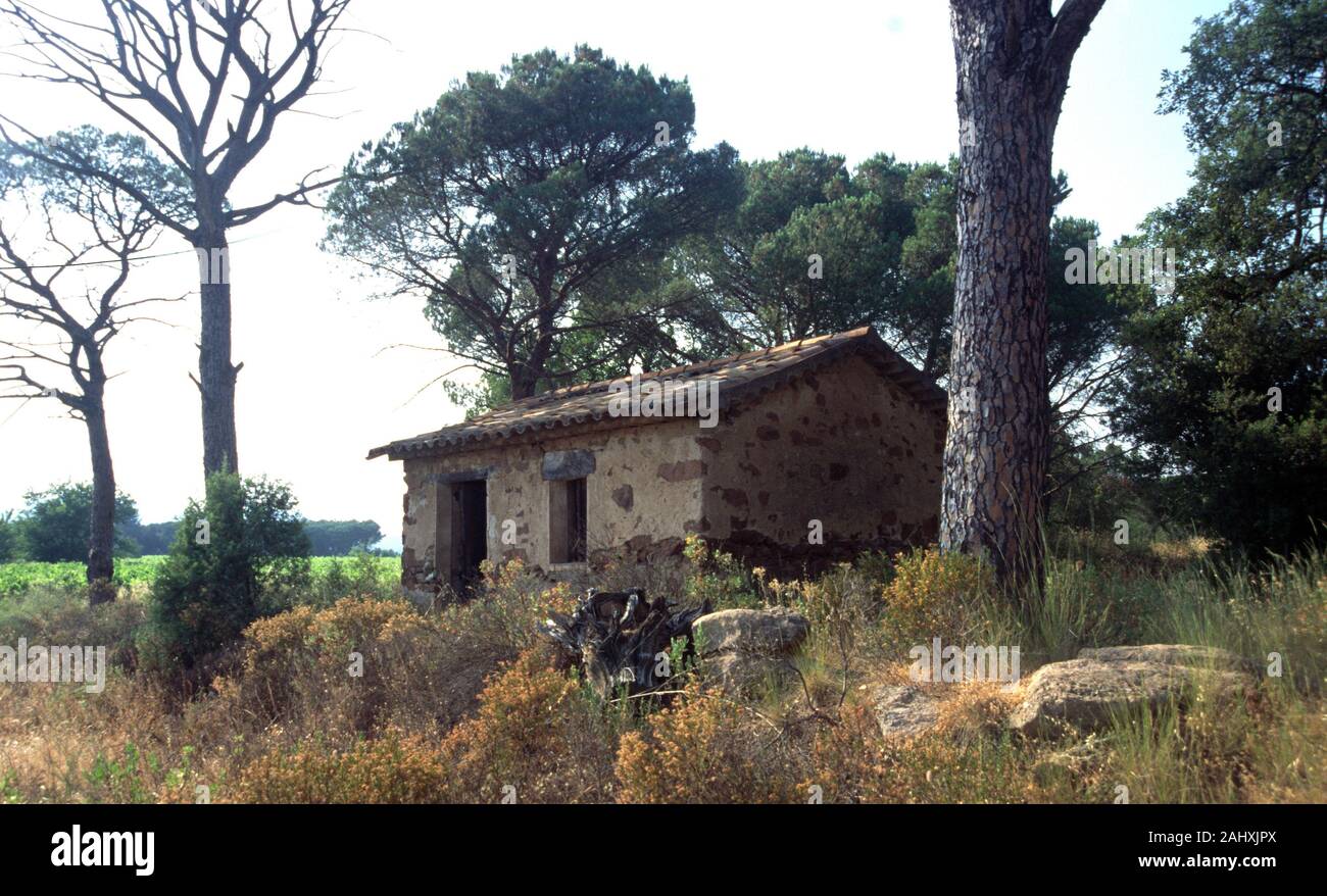 Old Var Provence shed Var Stock Photo - Alamy
