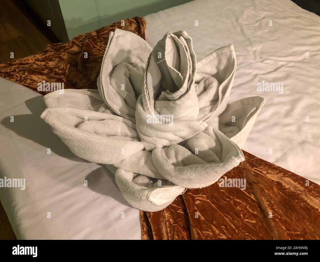 Towel origami hi-res stock photography and images - Alamy