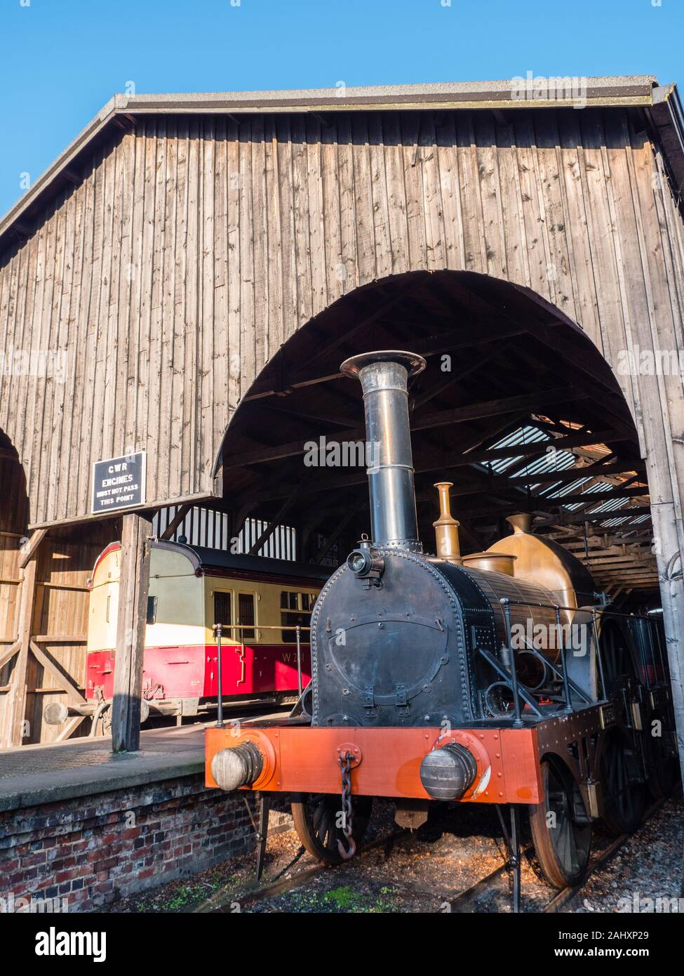 Iron Duke Steam Train, Broad Gauge Replica Loco, Didcot Railway Centre ...